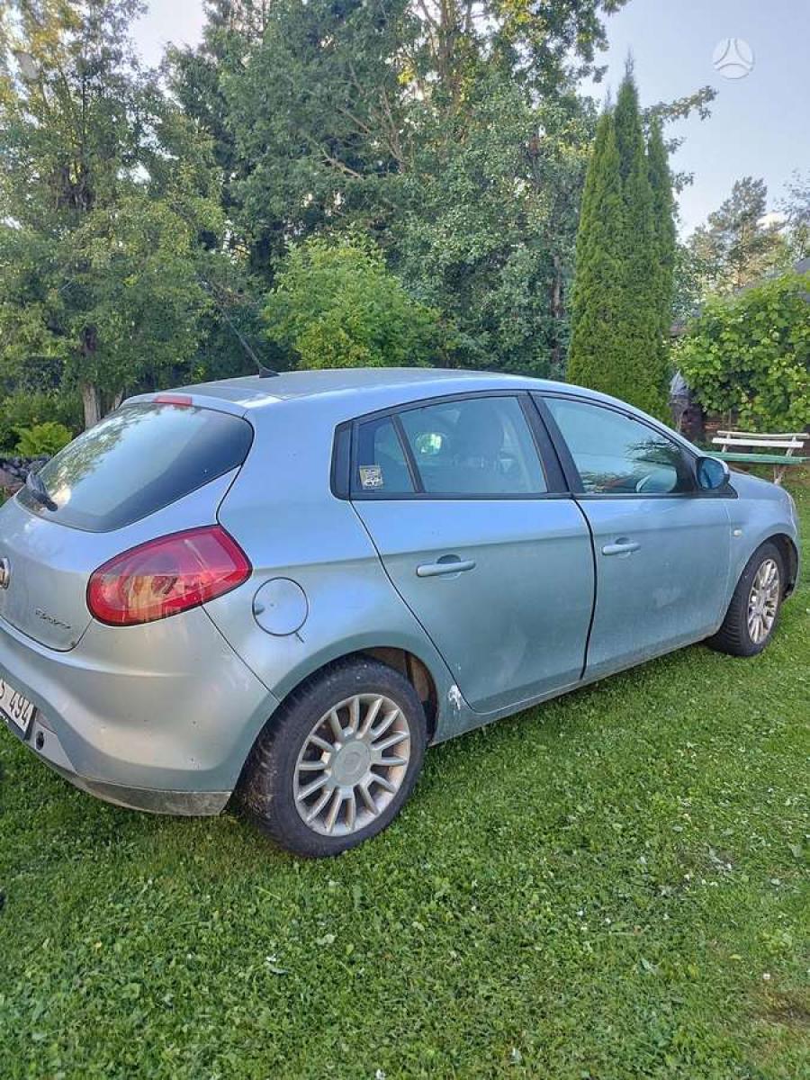 Blue Fiat Brava 2008 in Vilnius, with an engine capacity of 1.91 L and mileage of 257 thousand km for 850 €, photo 4 on AUTOMOTO.COM.LV