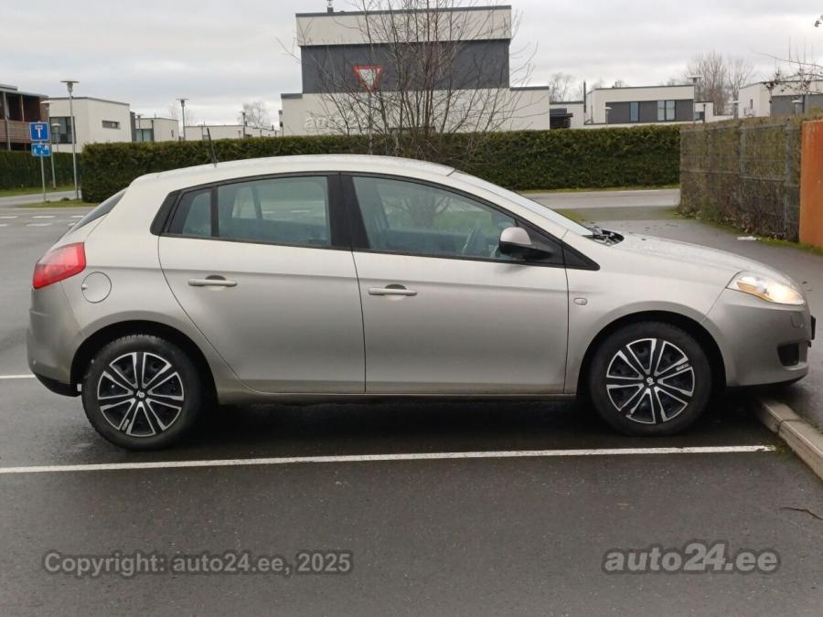 Beige Fiat Bravo 2009 in Tallinn, with an engine capacity of 1.90 L and mileage of 205 thousand km for 2300 €, photo 3 on AUTOMOTO.COM.LV