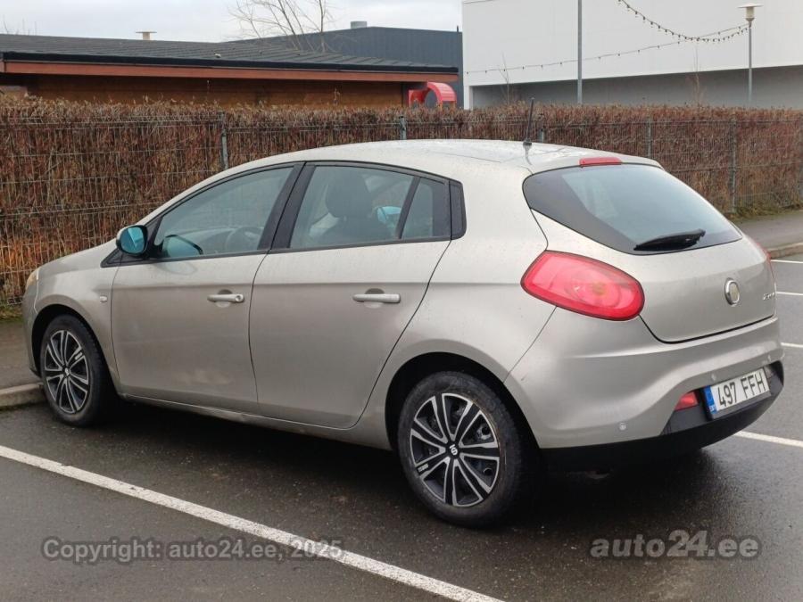 Beige Fiat Bravo 2009 in Tallinn, with an engine capacity of 1.90 L and mileage of 205 thousand km for 2300 €, photo 4 on AUTOMOTO.COM.LV