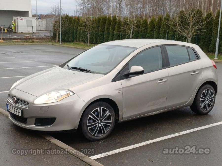 Beige Fiat Bravo 2009 in Tallinn, with an engine capacity of 1.90 L and mileage of 205 thousand km for 2300 €, photo 5 on AUTOMOTO.COM.LV