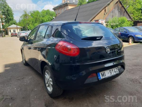 Melns Fiat Bravo 2008 Daugavpils, ar dzinēja tilpumu 1.90 L un nobraukumu 0 tūkst. km par 1650 €, foto 7 vietnē AUTOMOTO.COM.LV