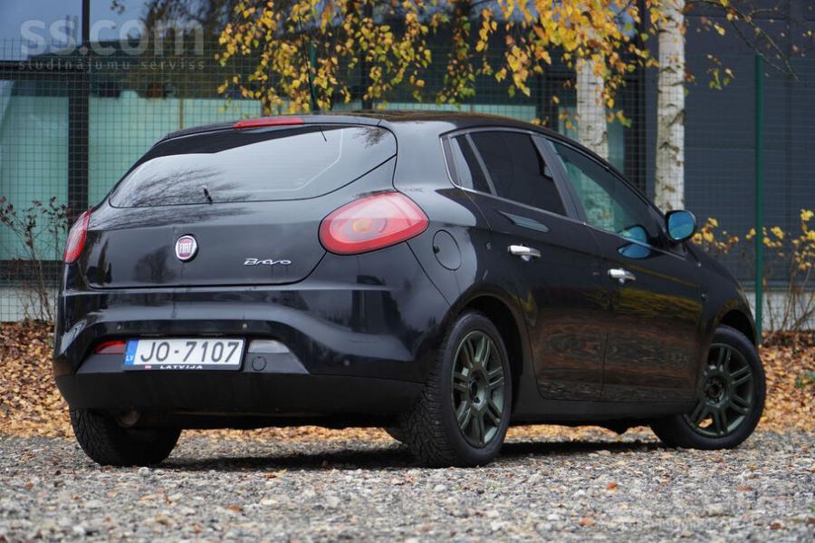 Melns Fiat Bravo 2008 Rīga, ar dzinēja tilpumu 1.90 L un nobraukumu 248 tūkst. km par 1290 €, foto 7 vietnē AUTOMOTO.COM.LV