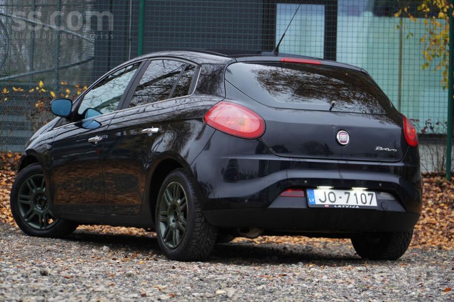 Melns Fiat Bravo 2008 Rīga, ar dzinēja tilpumu 1.90 L un nobraukumu 248 tūkst. km par 1290 €, foto 8 vietnē AUTOMOTO.COM.LV