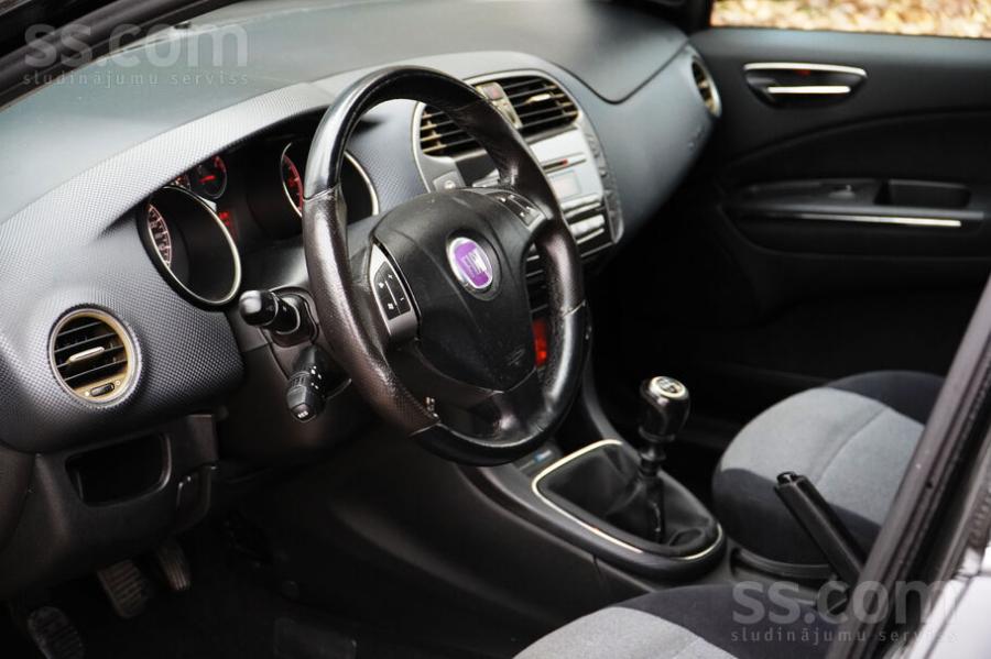 Melns Fiat Bravo 2008 Rīga, ar dzinēja tilpumu 1.90 L un nobraukumu 248 tūkst. km par 1290 €, foto 10 vietnē AUTOMOTO.COM.LV
