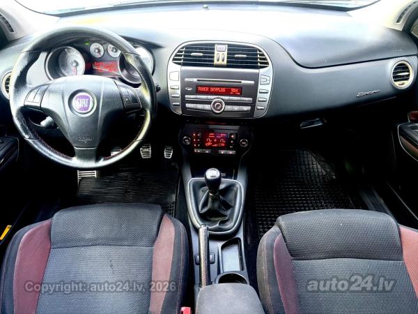 Melns Fiat Bravo 2008 Tallina, ar dzinēja tilpumu 1.90 L un nobraukumu 269 tūkst. km par 1999 €, foto 8 vietnē AUTOMOTO.COM.LV