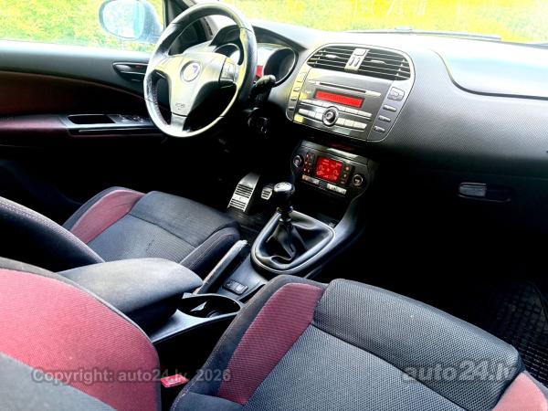 Melns Fiat Bravo 2008 Tallina, ar dzinēja tilpumu 1.90 L un nobraukumu 269 tūkst. km par 1999 €, foto 9 vietnē AUTOMOTO.COM.LV