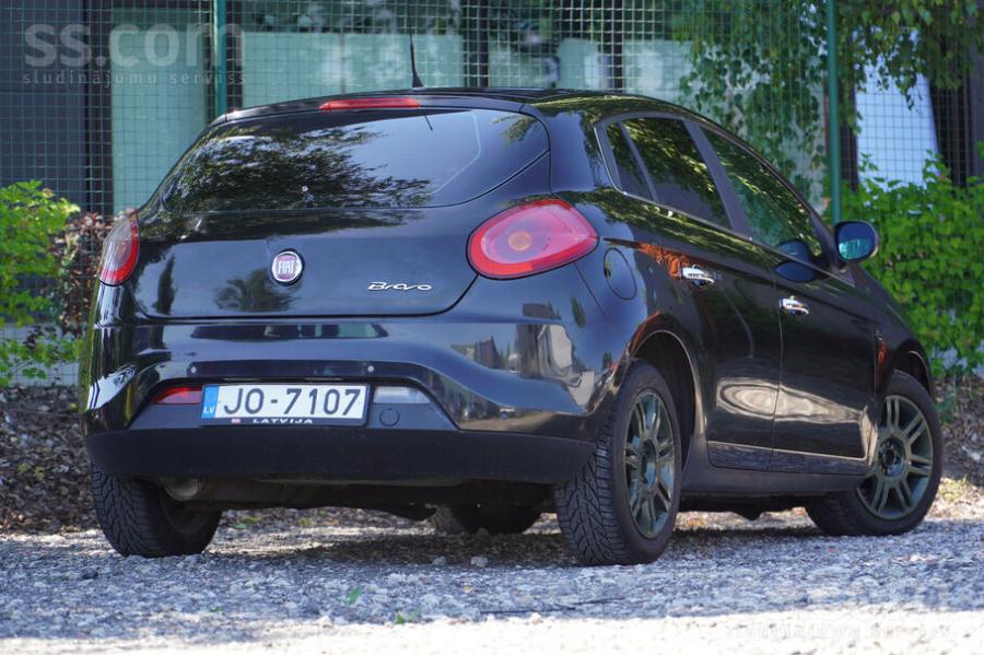 Melns Fiat Bravo 2008 Rīga, ar dzinēja tilpumu 1.90 L un nobraukumu 248 tūkst. km par 1890 €, foto 8 vietnē AUTOMOTO.COM.LV