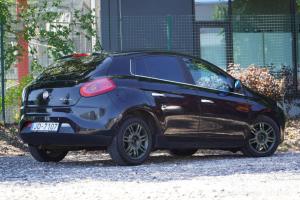 Melns Fiat Bravo 2008 Rīga, ar dzinēja tilpumu 1.90 L un nobraukumu 248 tūkst. km par 1890 €, foto 9 vietnē AUTOMOTO.COM.LV
