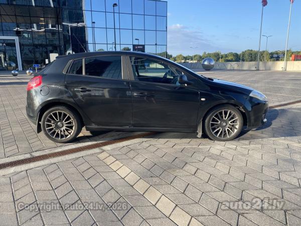 Melns Fiat Bravo 2008 Tallina, ar dzinēja tilpumu 1.90 L un nobraukumu 271 tūkst. km par 2499 €, foto 3 vietnē AUTOMOTO.COM.LV