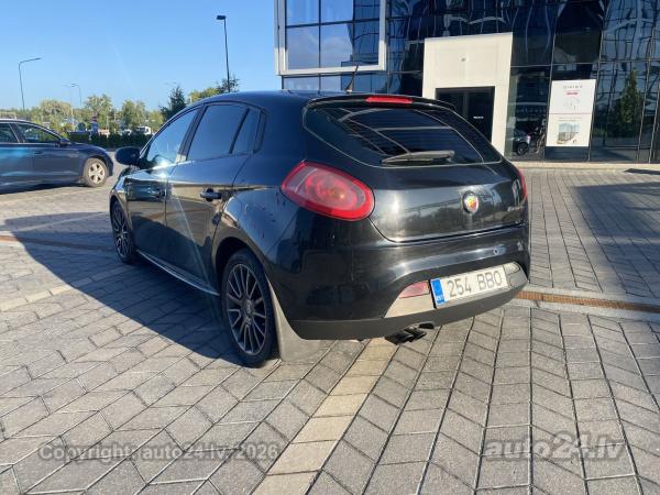 Melns Fiat Bravo 2008 Tallina, ar dzinēja tilpumu 1.90 L un nobraukumu 271 tūkst. km par 2499 €, foto 7 vietnē AUTOMOTO.COM.LV