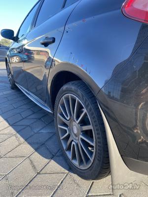 Melns Fiat Bravo 2008 Tallina, ar dzinēja tilpumu 1.90 L un nobraukumu 271 tūkst. km par 2499 €, foto 17 vietnē AUTOMOTO.COM.LV