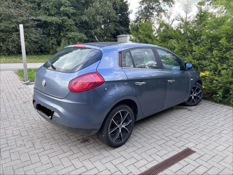 Blue Fiat Bravo 2008 in Vilnius, with an engine capacity of 1.60 L and mileage of 328 thousand km for 1200 €, photo 3 on AUTOMOTO.COM.LV