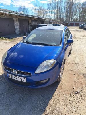 Zils Fiat Bravo 2006 Rīga, ar dzinēja tilpumu 1.90 L un nobraukumu 320 tūkst. km par 1550 €, foto  vietnē AUTOMOTO.COM.LV