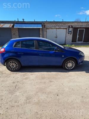 Zils Fiat Bravo 2006 Rīga, ar dzinēja tilpumu 1.90 L un nobraukumu 320 tūkst. km par 1550 €, foto 4 vietnē AUTOMOTO.COM.LV