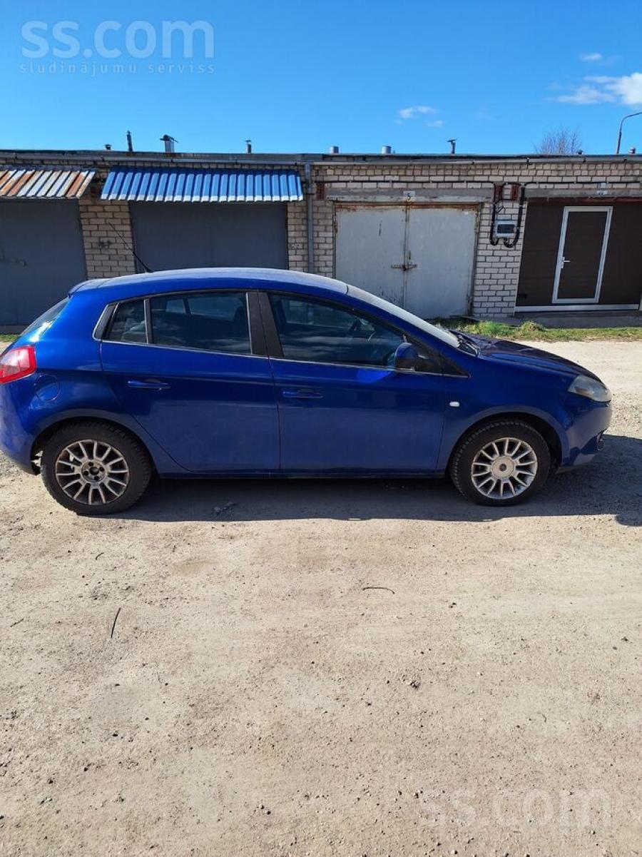 Zils Fiat Bravo 2006 Rīga, ar dzinēja tilpumu 1.90 L un nobraukumu 320 tūkst. km par 1550 €, foto 4 vietnē AUTOMOTO.COM.LV