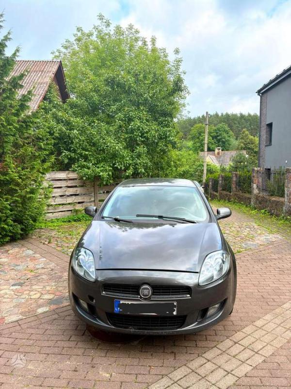 Pelēks Fiat Bravo 2008 Viļņa, ar dzinēja tilpumu 1.91 L un nobraukumu 35 tūkst. km par 990 €, foto 2 vietnē AUTOMOTO.COM.LV