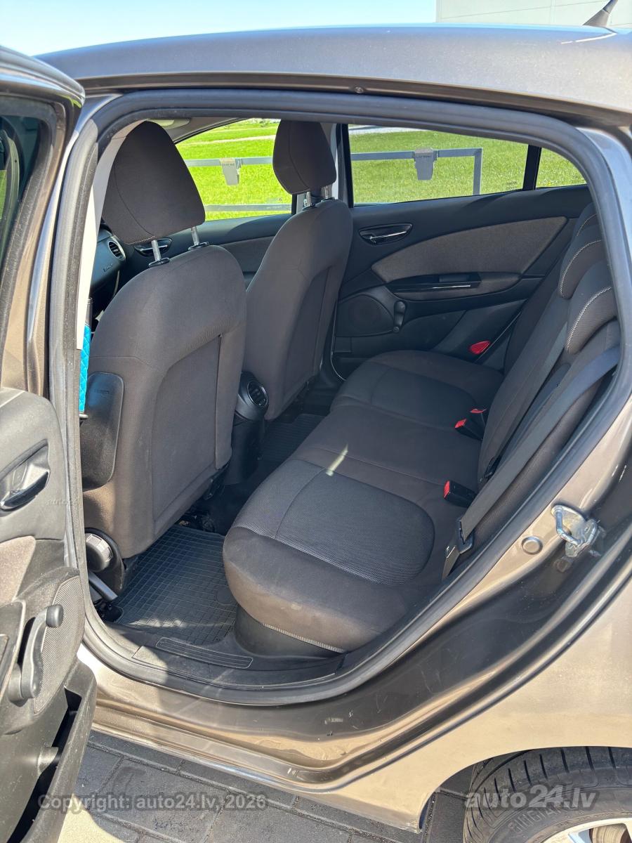 Grey Fiat Bravo 2009 in Tallinn, with an engine capacity of 1.90 L and mileage of 428 thousand km for 2599 €, photo 18 on AUTOMOTO.COM.LV