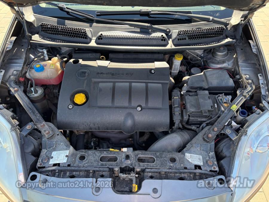 Grey Fiat Bravo 2009 in Tallinn, with an engine capacity of 1.90 L and mileage of 428 thousand km for 2599 €, photo 25 on AUTOMOTO.COM.LV