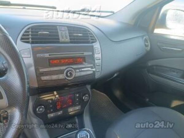 Фиат Браво 2009 в Таллин, объемом двигателя 1.40 л и пробегом 0 тыс. км за 1699 €, фото 4 на AUTOMOTO.COM.LV