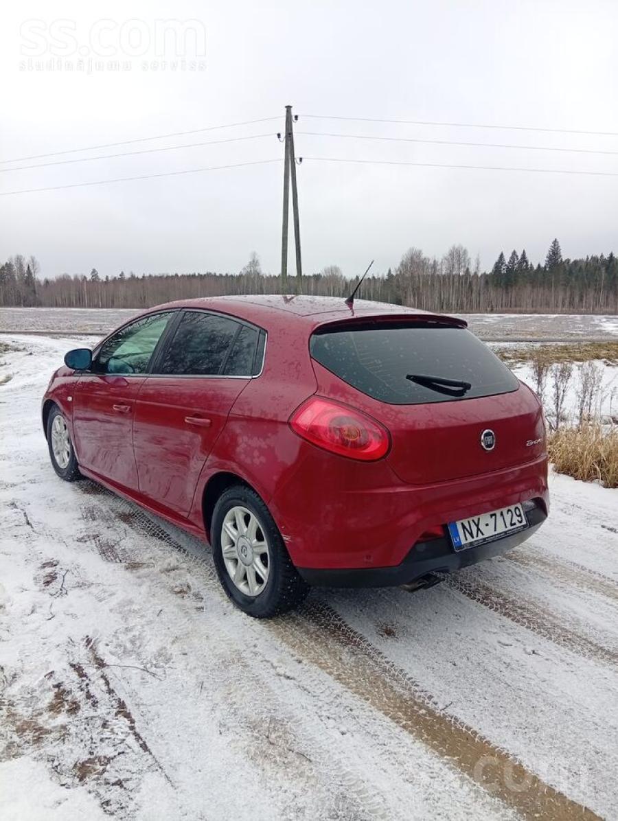 Sarkans Fiat Bravo 2007 Rīga, ar dzinēja tilpumu 1.90 L un nobraukumu 240 tūkst. km par 2100 €, foto 3 vietnē AUTOMOTO.COM.LV