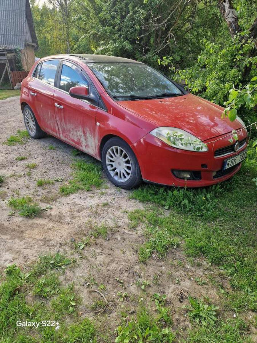 Red Fiat Bravo 2007 in Siauliai, with an engine capacity of 1.91 L and mileage of 248 thousand km for 1300 €, photo 7 on AUTOMOTO.COM.LV