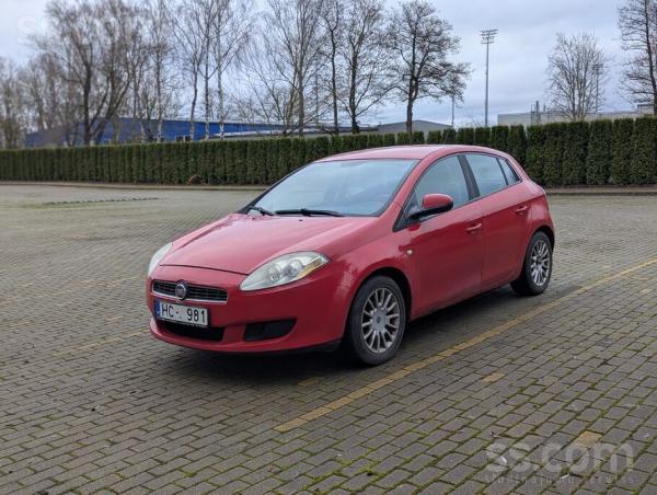 Red Fiat Bravo 2008 in Riga, with an engine capacity of 1.40 L and mileage of 310 thousand km for 1250 €, photo 3 on AUTOMOTO.COM.LV