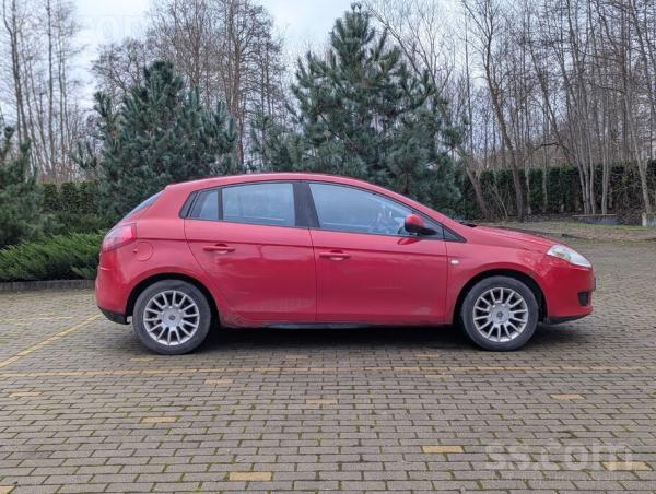 Red Fiat Bravo 2008 in Riga, with an engine capacity of 1.40 L and mileage of 310 thousand km for 1250 €, photo 7 on AUTOMOTO.COM.LV