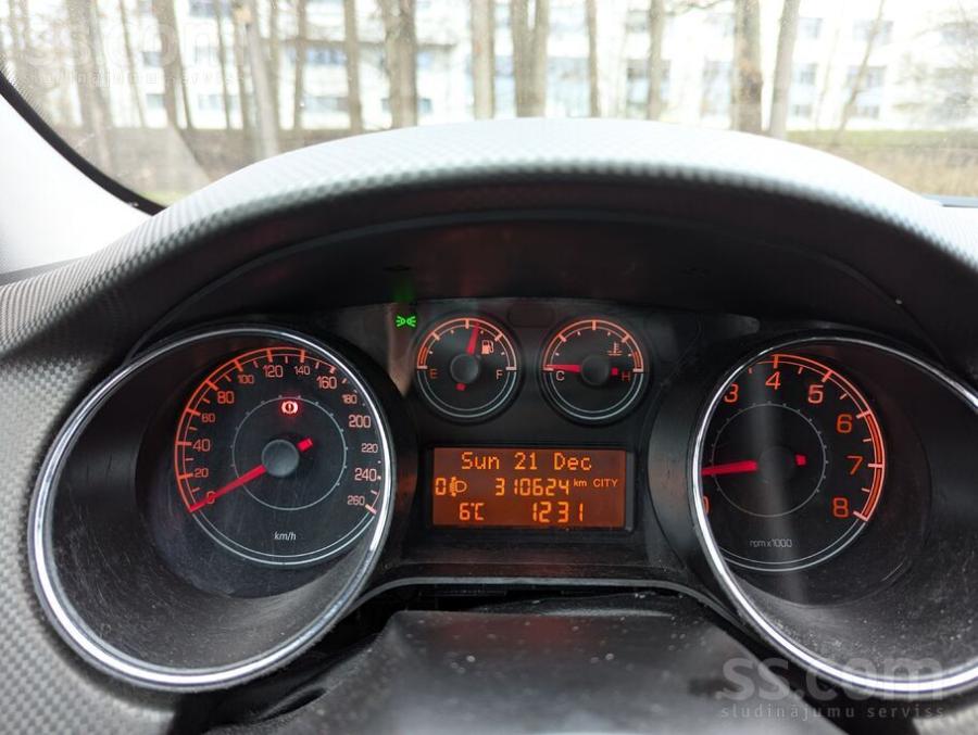 Sarkans Fiat Bravo 2008 Rīga, ar dzinēja tilpumu 1.40 L un nobraukumu 310 tūkst. km par 1250 €, foto 14 vietnē AUTOMOTO.COM.LV