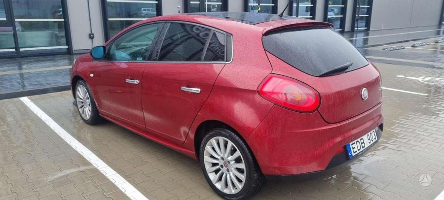 Sarkans Fiat Bravo 2008 Viļņa, ar dzinēja tilpumu 1.37 L un nobraukumu 177 tūkst. km par 1300 €, foto 7 vietnē AUTOMOTO.COM.LV