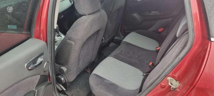 Sarkans Fiat Bravo 2008 Viļņa, ar dzinēja tilpumu 1.37 L un nobraukumu 177 tūkst. km par 1300 €, foto 9 vietnē AUTOMOTO.COM.LV