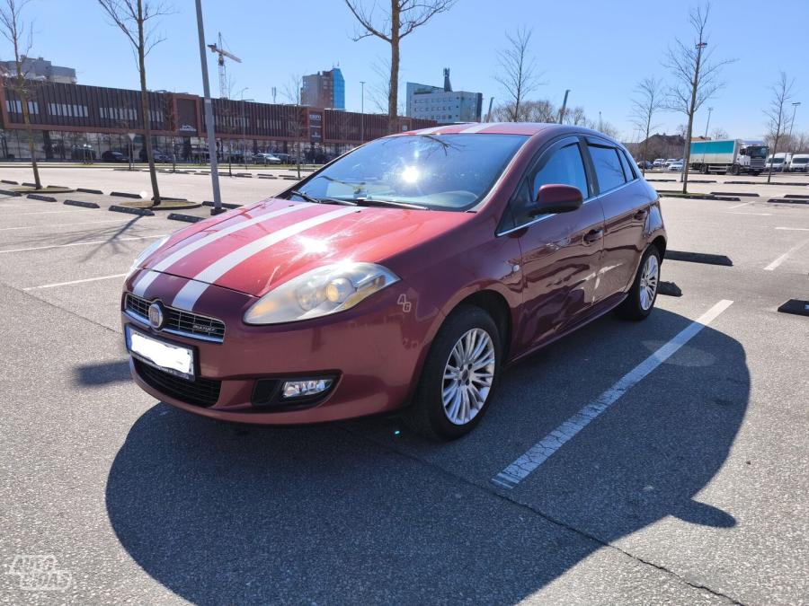 Red Fiat Bravo 2010 in Klaipeda, with an engine capacity of 1.60 L and mileage of 284 thousand km for 1100 €, photo 3 on AUTOMOTO.COM.LV