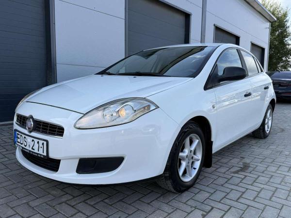 White Fiat Bravo 2008 in Vilnius, with an engine capacity of 1.37 L and mileage of 225 thousand km for 950 €, photo 1 on AUTOMOTO.COM.LV