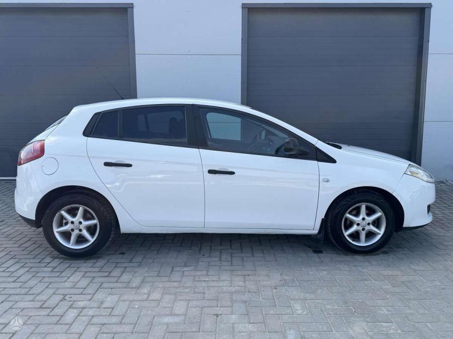 White Fiat Bravo 2008 in Vilnius, with an engine capacity of 1.37 L and mileage of 225 thousand km for 950 €, photo 7 on AUTOMOTO.COM.LV