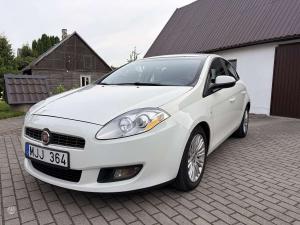 Balts Fiat Bravo 2010 Viļņa, ar dzinēja tilpumu 1.60 L un nobraukumu 385 tūkst. km par 1300 €, foto  vietnē AUTOMOTO.COM.LV