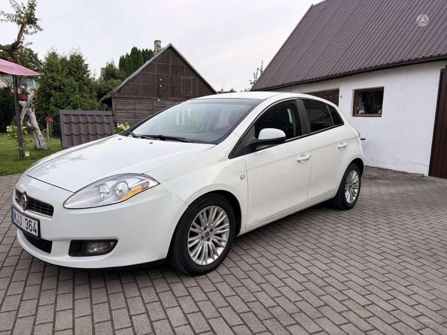 Balts Fiat Bravo 2010 Viļņa, ar dzinēja tilpumu 1.60 L un nobraukumu 385 tūkst. km par 1300 €, foto 3 vietnē AUTOMOTO.COM.LV