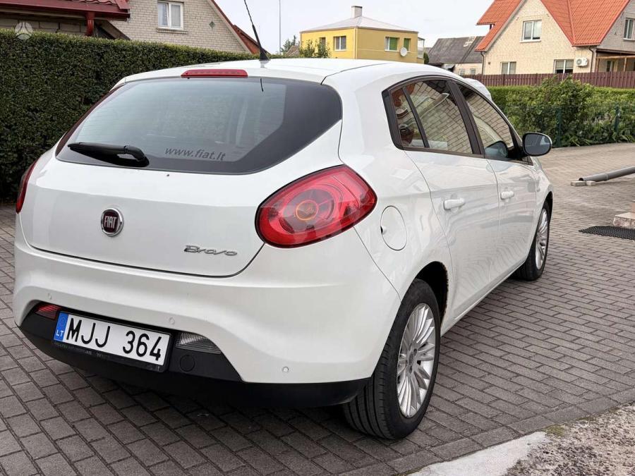 Balts Fiat Bravo 2010 Viļņa, ar dzinēja tilpumu 1.60 L un nobraukumu 385 tūkst. km par 1300 €, foto 12 vietnē AUTOMOTO.COM.LV