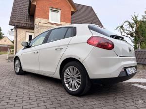 Balts Fiat Bravo 2010 Viļņa, ar dzinēja tilpumu 1.60 L un nobraukumu 385 tūkst. km par 1300 €, foto 14 vietnē AUTOMOTO.COM.LV