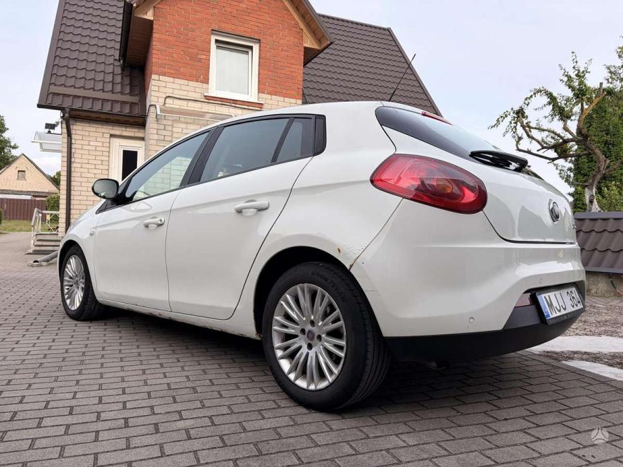 Balts Fiat Bravo 2010 Viļņa, ar dzinēja tilpumu 1.60 L un nobraukumu 385 tūkst. km par 1300 €, foto 14 vietnē AUTOMOTO.COM.LV