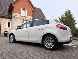 Balts Fiat Bravo 2010 Viļņa, ar dzinēja tilpumu 1.60 L un nobraukumu 385 tūkst. km par 1300 €, foto 15 vietnē AUTOMOTO.COM.LV