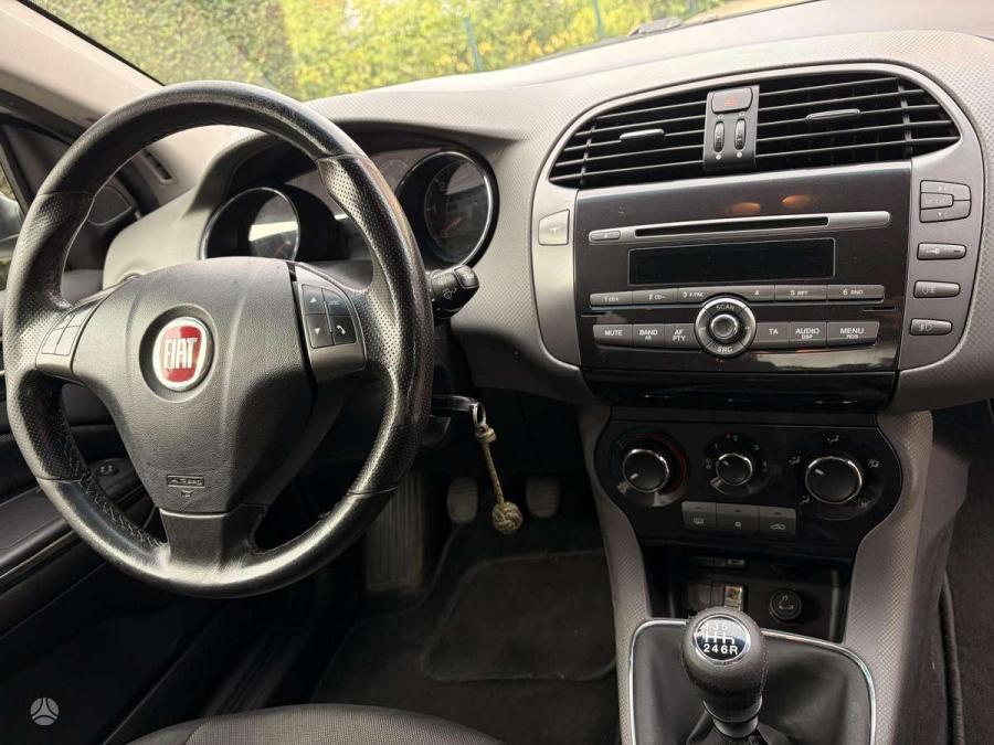 Balts Fiat Bravo 2010 Viļņa, ar dzinēja tilpumu 1.60 L un nobraukumu 385 tūkst. km par 1300 €, foto 17 vietnē AUTOMOTO.COM.LV