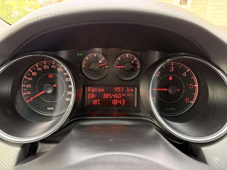 Balts Fiat Bravo 2010 Viļņa, ar dzinēja tilpumu 1.60 L un nobraukumu 385 tūkst. km par 1300 €, foto 25 vietnē AUTOMOTO.COM.LV