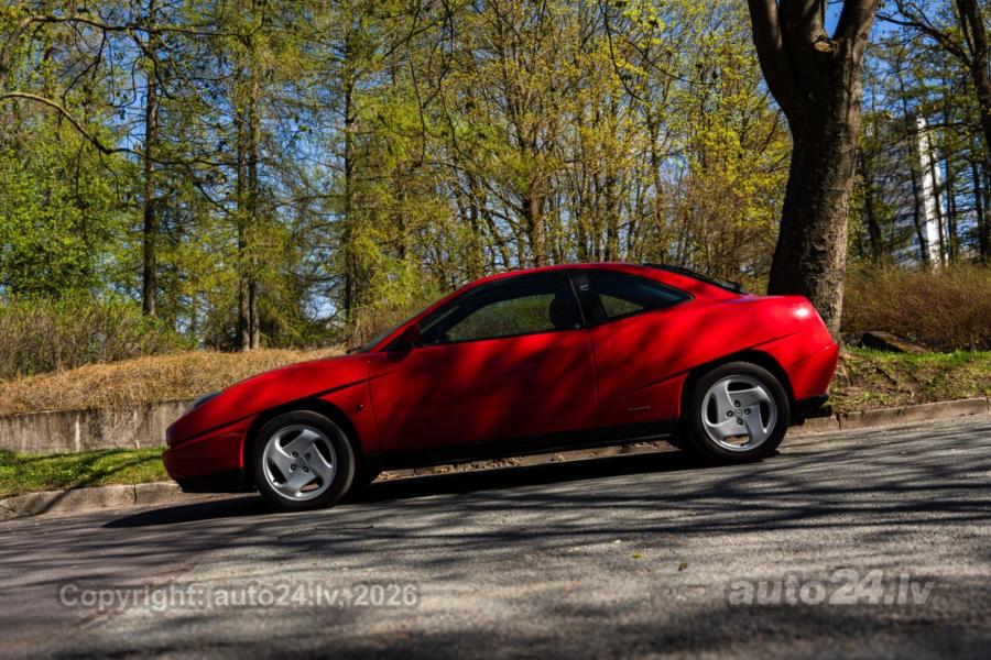 Sarkans Fiat Coupe 1995 Tallina, ar dzinēja tilpumu 2.00 L un nobraukumu 196 tūkst. km par 5500 €, foto 10 vietnē AUTOMOTO.COM.LV