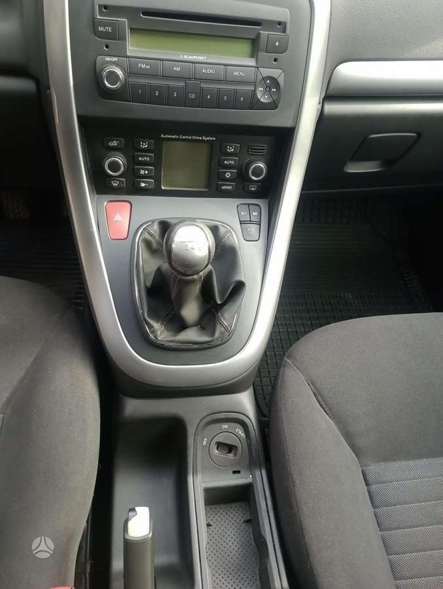 Black Fiat Croma 2009 in Marijampole, with an engine capacity of 1.91 L and mileage of 268 thousand km for 2000 €, photo 9 on AUTOMOTO.COM.LV