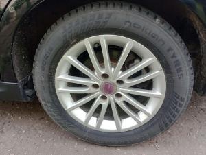 Black Fiat Croma 2009 in Marijampole, with an engine capacity of 1.91 L and mileage of 268 thousand km for 2000 €, photo 19 on AUTOMOTO.COM.LV