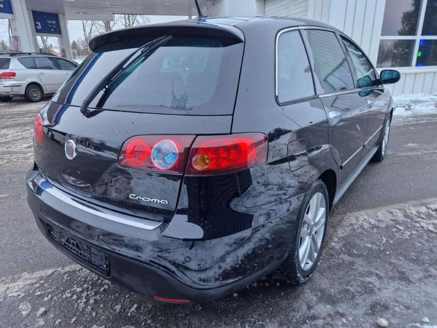 Black Fiat Croma 2009 in Raseiniai, with an engine capacity of 1.91 L and mileage of 300 thousand km for 2750 €, photo 1 on AUTOMOTO.COM.LV