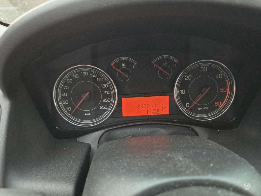 Blue Fiat Croma 2009 in Vilnius, with an engine capacity of 2.40 L and mileage of 250 thousand km for 2200 €, photo 14 on AUTOMOTO.COM.LV