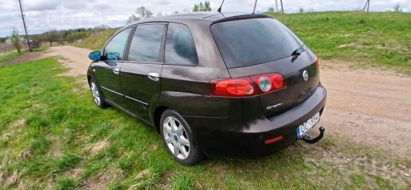 Fiat Croma 2006 in Valmiera on AUTOMOTO.COM.LV Brown Fiat Croma 2006 in Valmiera, with an engine capacity of 1.90 L and mileage of 290 thousand km for 1000 €, photo 10 on AUTOMOTO.COM.LV