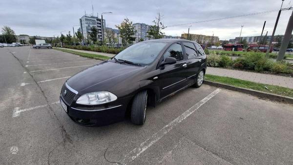 Brown Fiat Croma 2007 in Vilnius, with an engine capacity of 2.20 L and mileage of 238 thousand km for 1800 €, photo 1 on AUTOMOTO.COM.LV