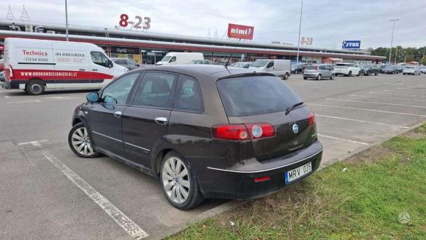 Brown Fiat Croma 2007 in Vilnius, with an engine capacity of 2.20 L and mileage of 238 thousand km for 1800 €, photo 4 on AUTOMOTO.COM.LV
