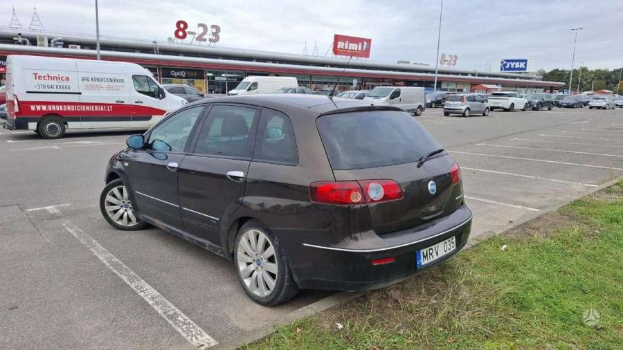Brūns Fiat Croma 2007 Viļņa, ar dzinēja tilpumu 2.20 L un nobraukumu 238 tūkst. km par 1800 €, foto 4 vietnē AUTOMOTO.COM.LV
